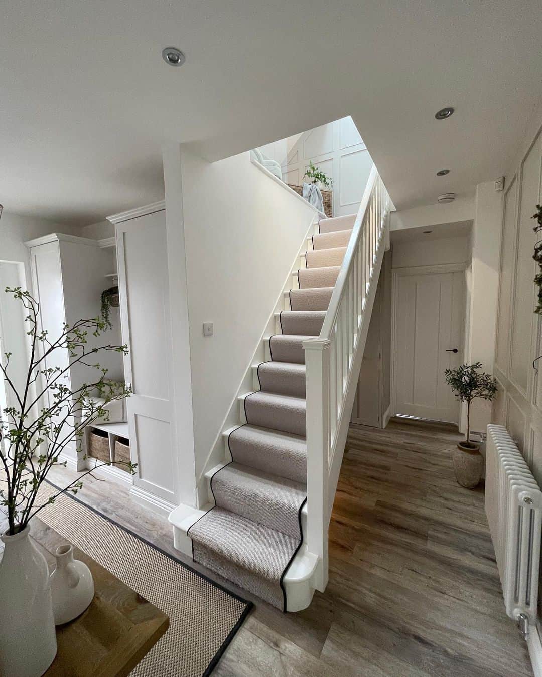 30 Gorgeous Flooring Ideas for Entryways of All Styles