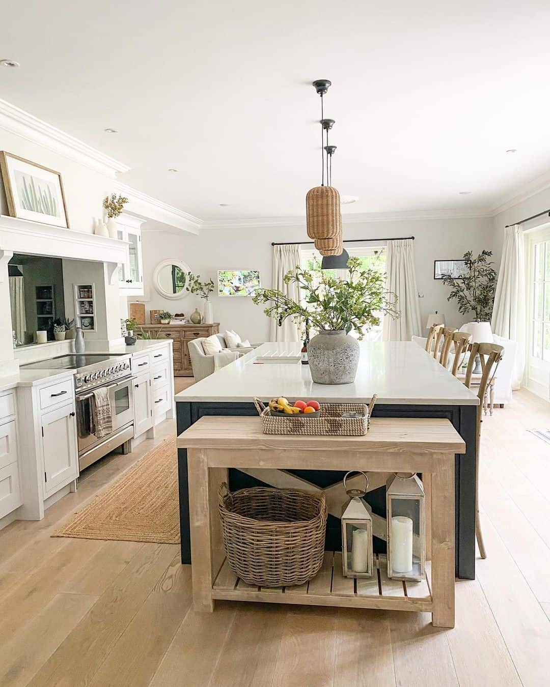 Kitchen With Neutral Wooden Décor - Soul & Lane