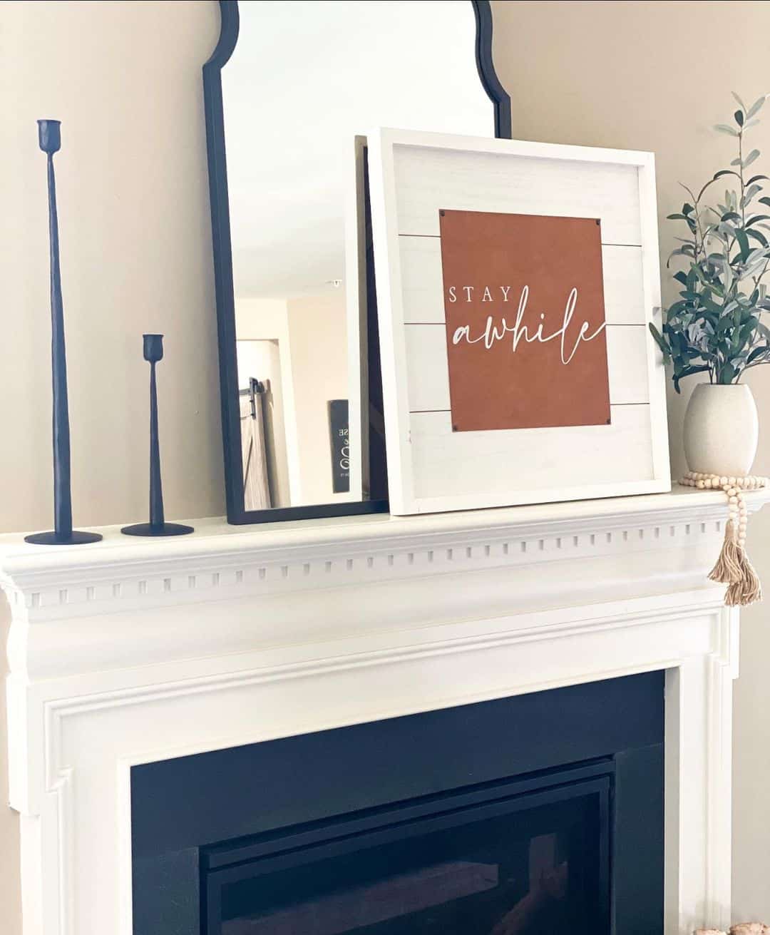 30 Year-round Mantel Décor Ideas for Your Home