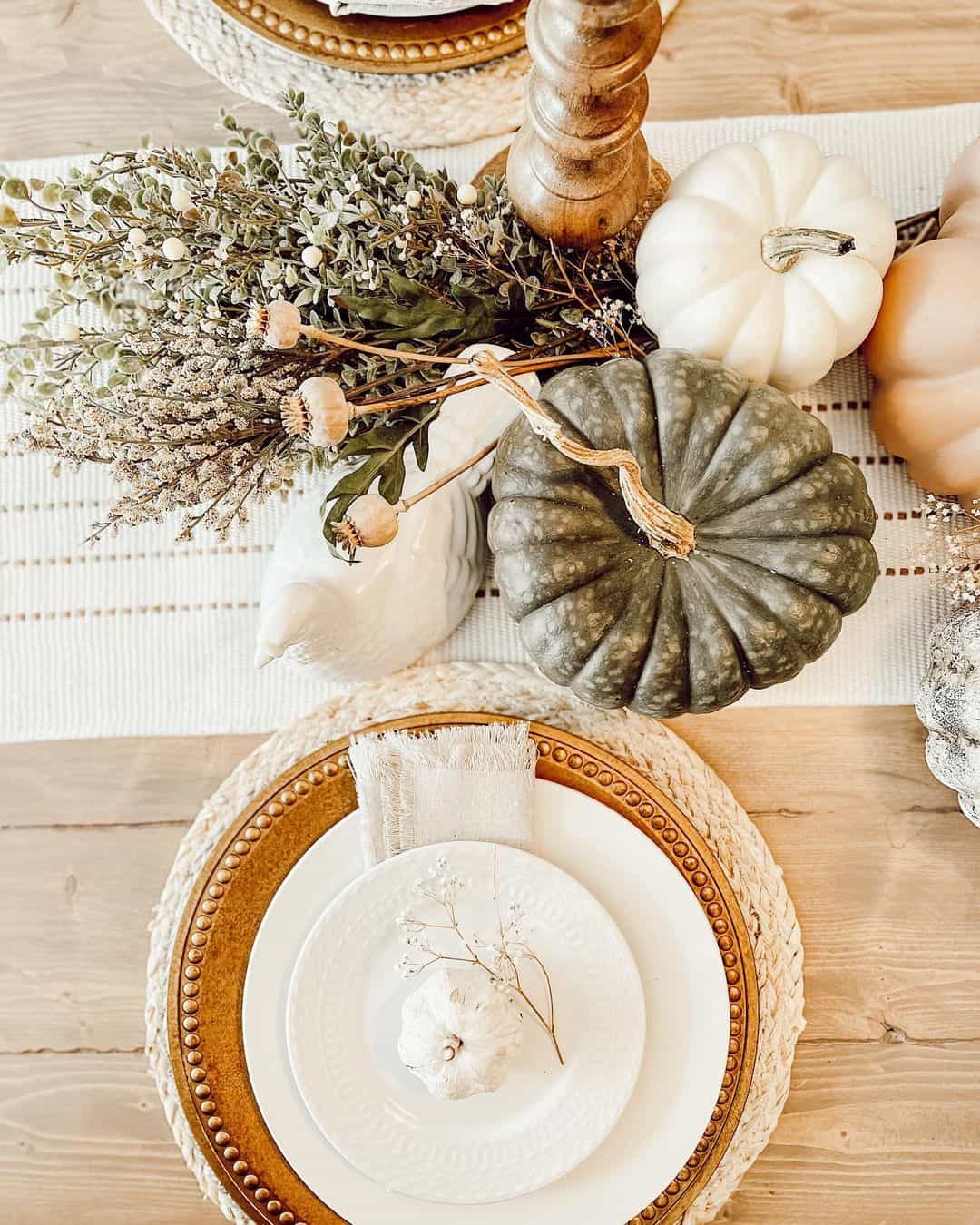 Modern Thanksgiving Tablescape - Soul & Lane