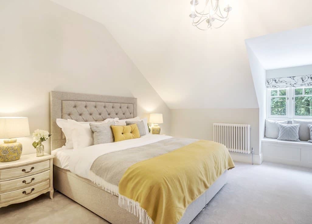 30 Ways to Position a Bed Against a Wall To Create Space