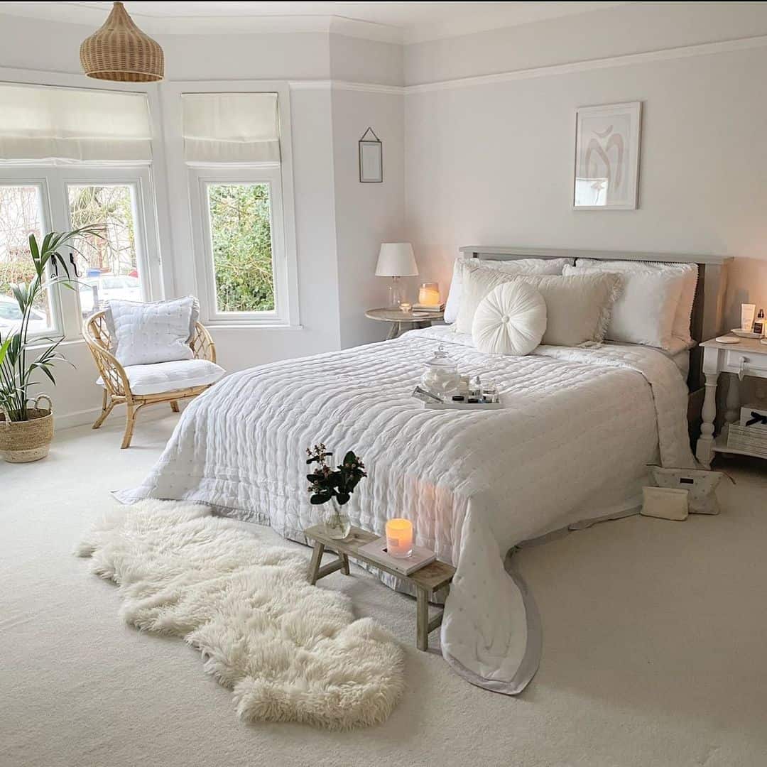 12 Bay Window Curtain Ideas to Show Off Your View