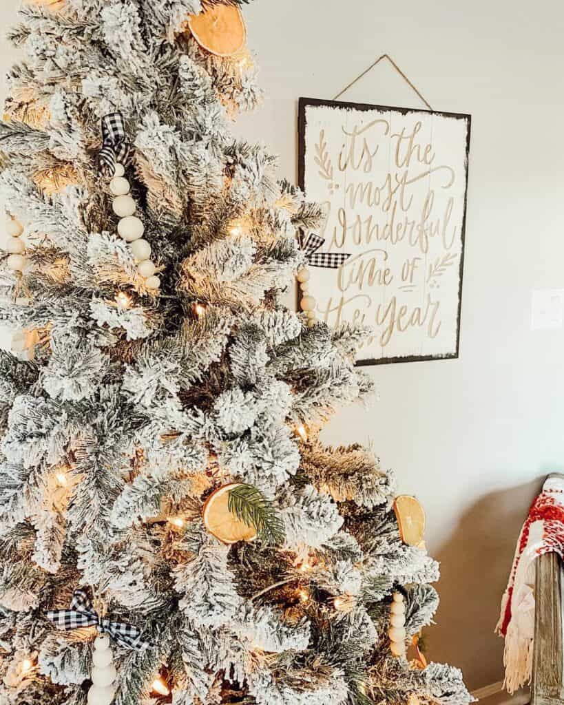 21 Orange Christmas Decorations With an Alluring Fragrance