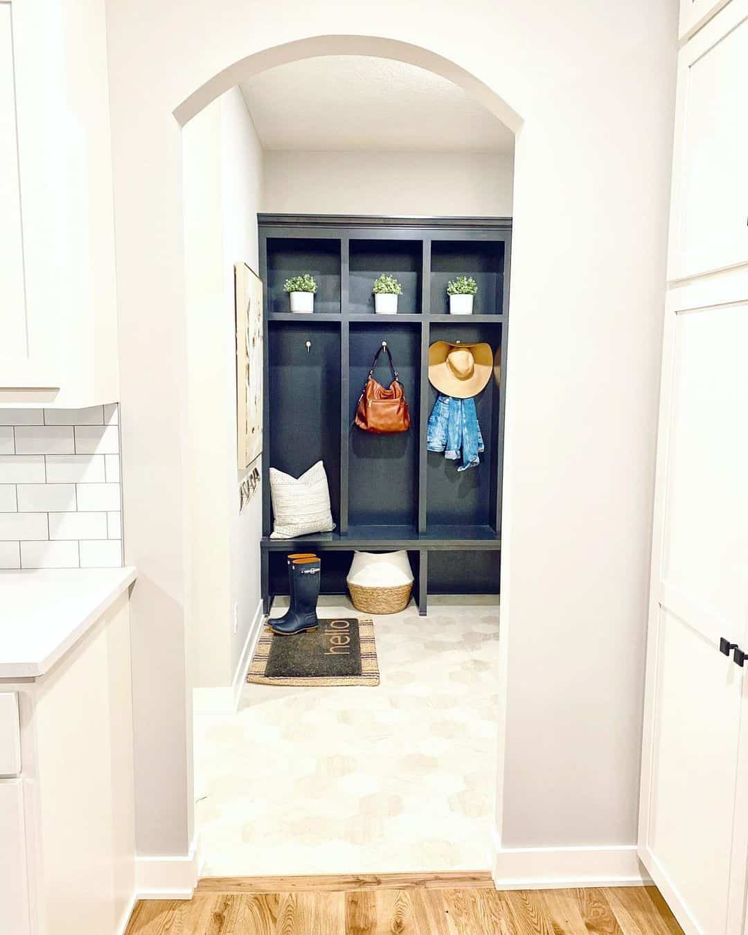 30 Gorgeous Flooring Ideas for Entryways of All Styles