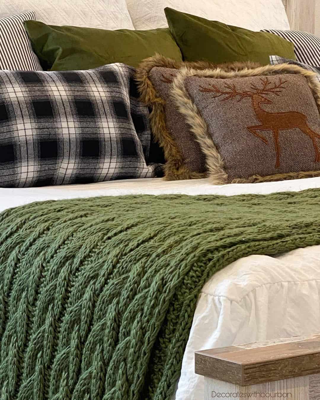 20 Green Bedroom Décor Ideas for an At-home Sanctuary