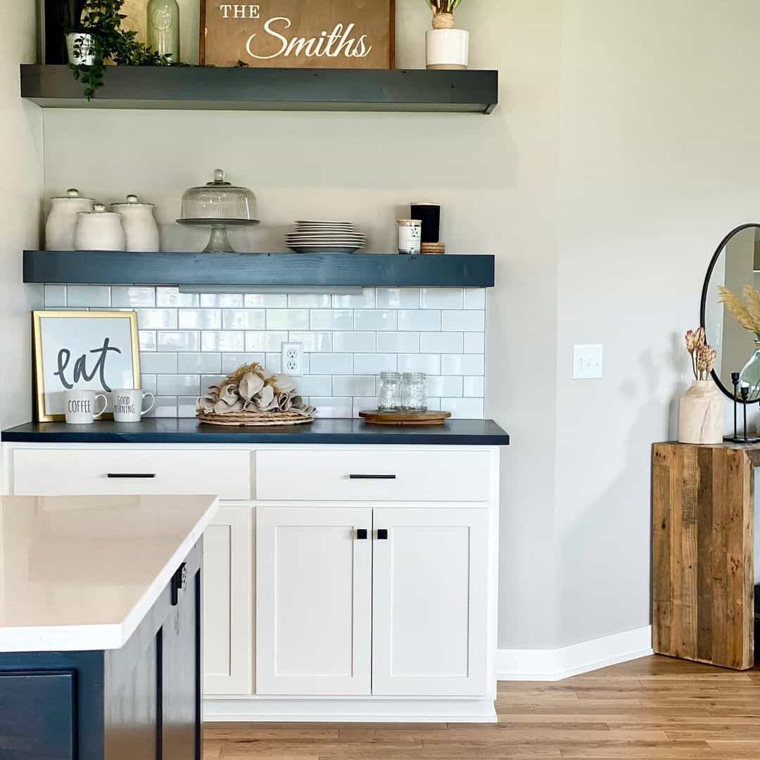 34 Inviting Small Kitchen With Open Shelving Designs