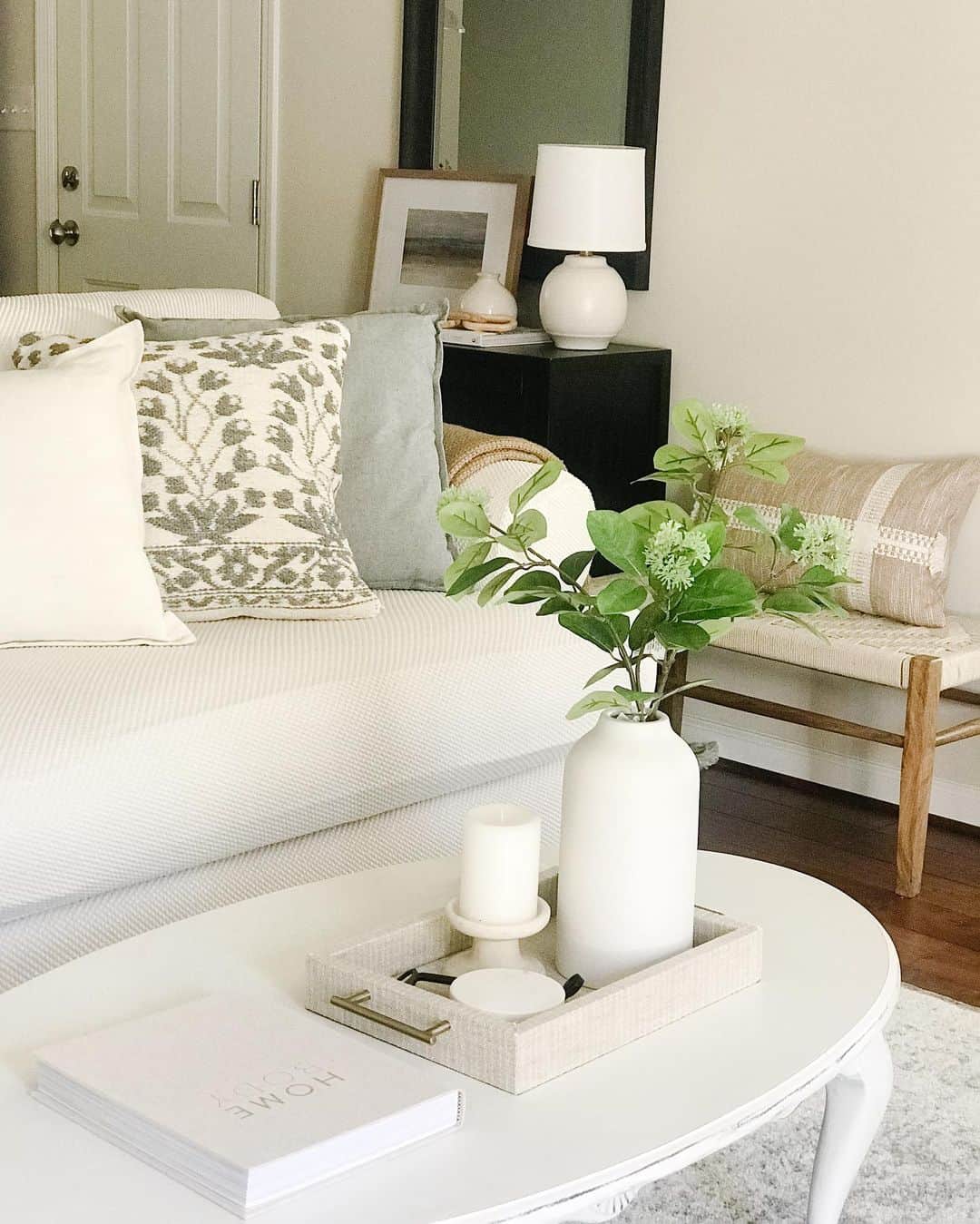 30 Spring Living Room Décor Ideas To Start the Season Right