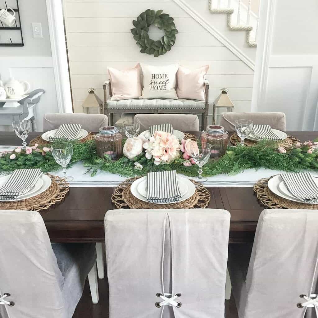 29 Summer Table Décor Ideas to Bring in the Sunshine