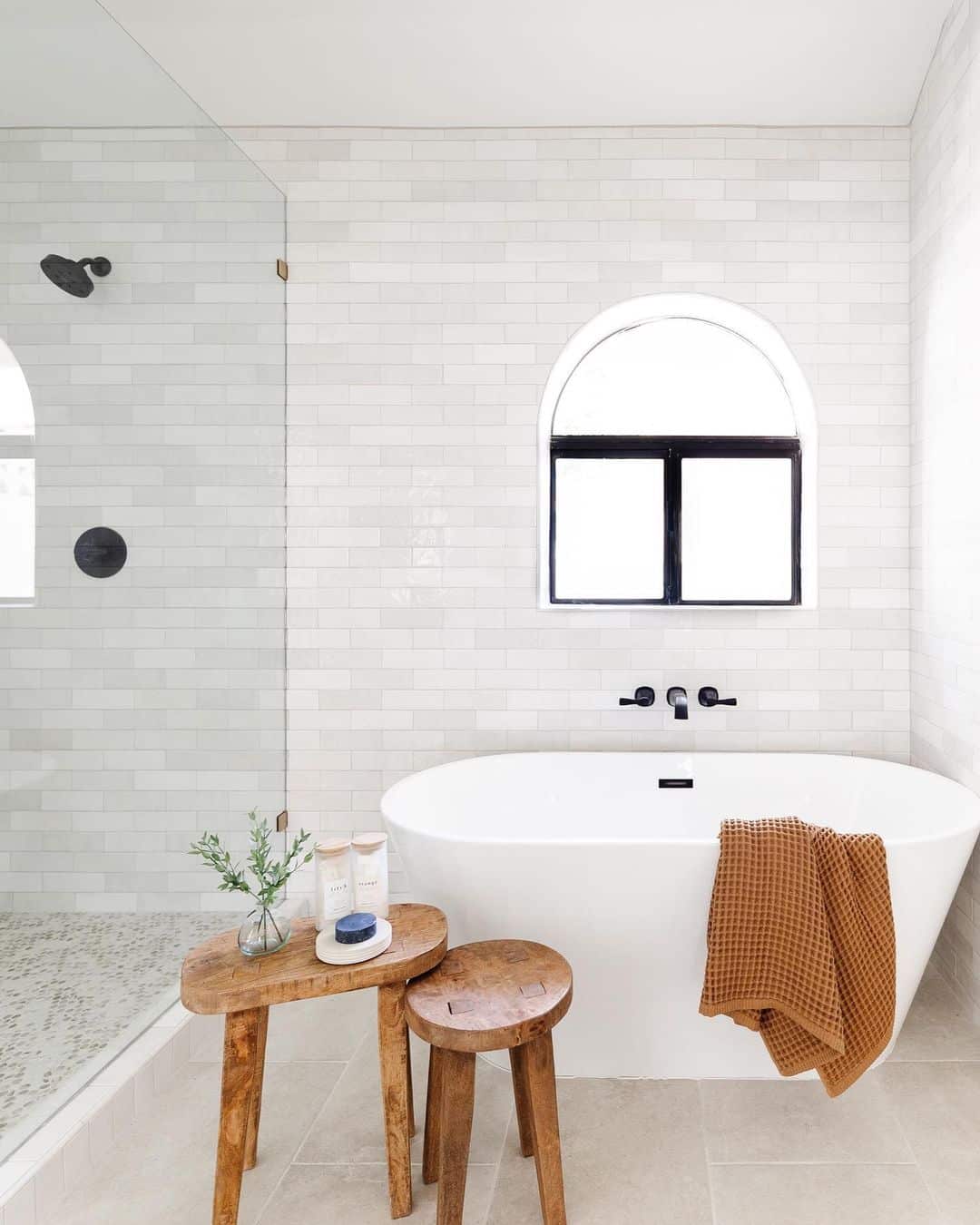 19 Dazzling Cloe Tile Design Ideas