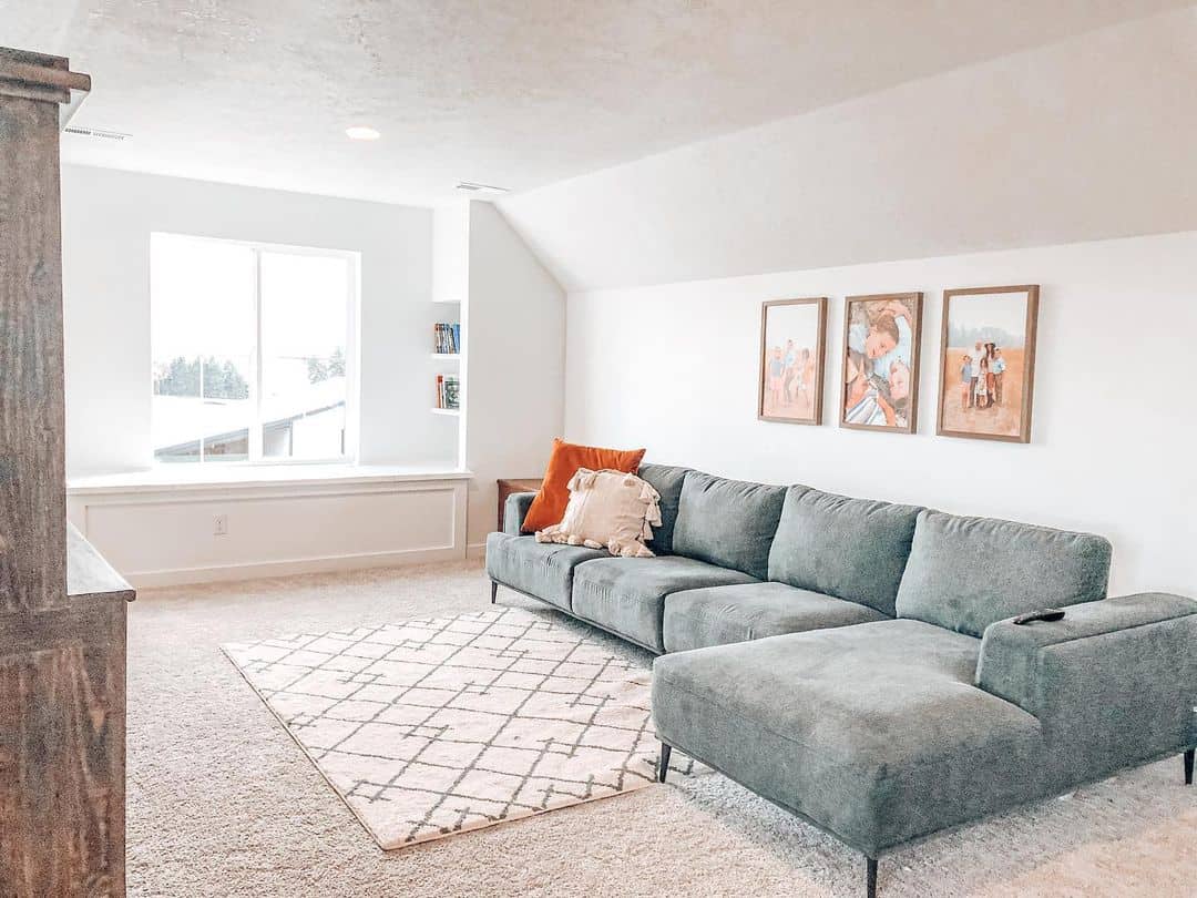 Window Bench and Beige Carpet - Soul & Lane