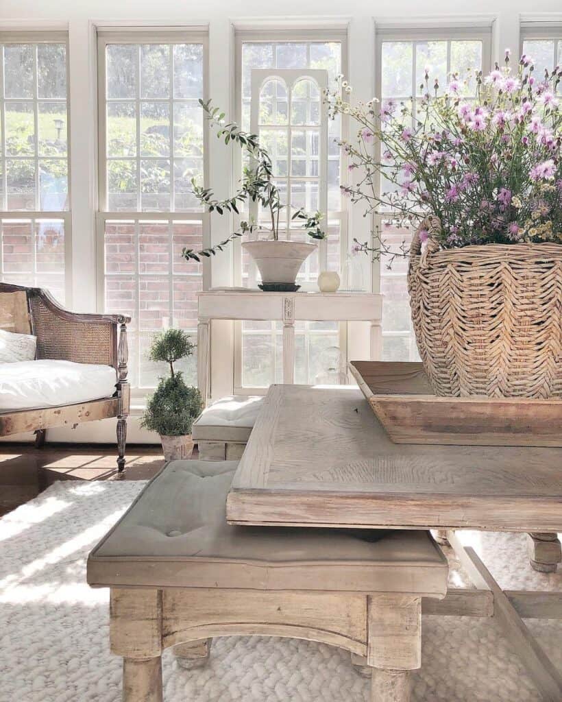 29 Summer Table Décor Ideas to Bring in the Sunshine