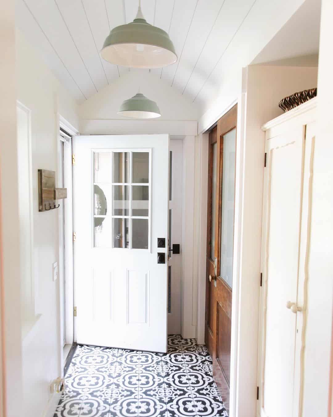 29 Fabulous Tiled Entryway Ideas