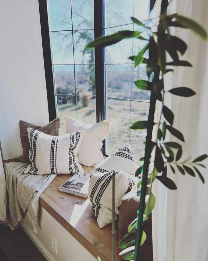 24 Window Nook Ideas to Create a Relaxing Space