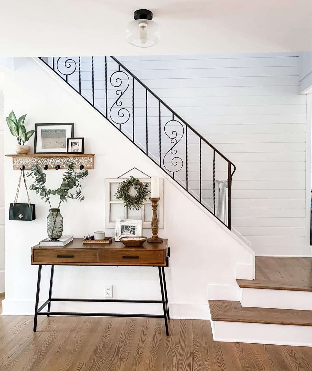 30 Stunning Modern Farmhouse Staircase Ideas
