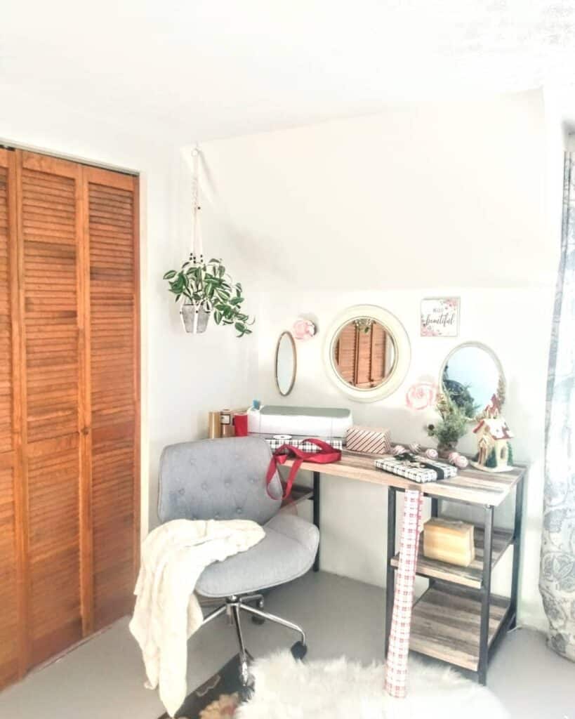 22 Small Office Décor Ideas to Optimize Unused Spaces