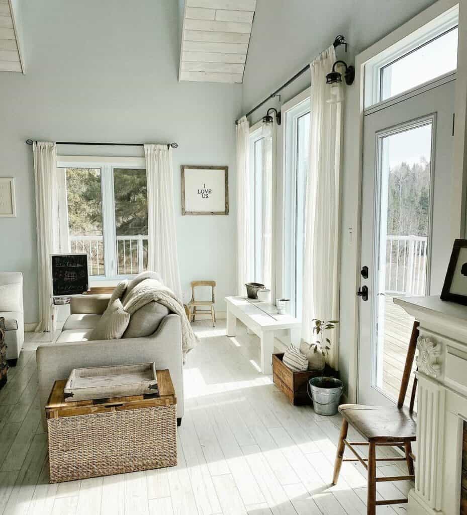 28 Farmhouse Window Trim to Add Rustic Charm to Your Home