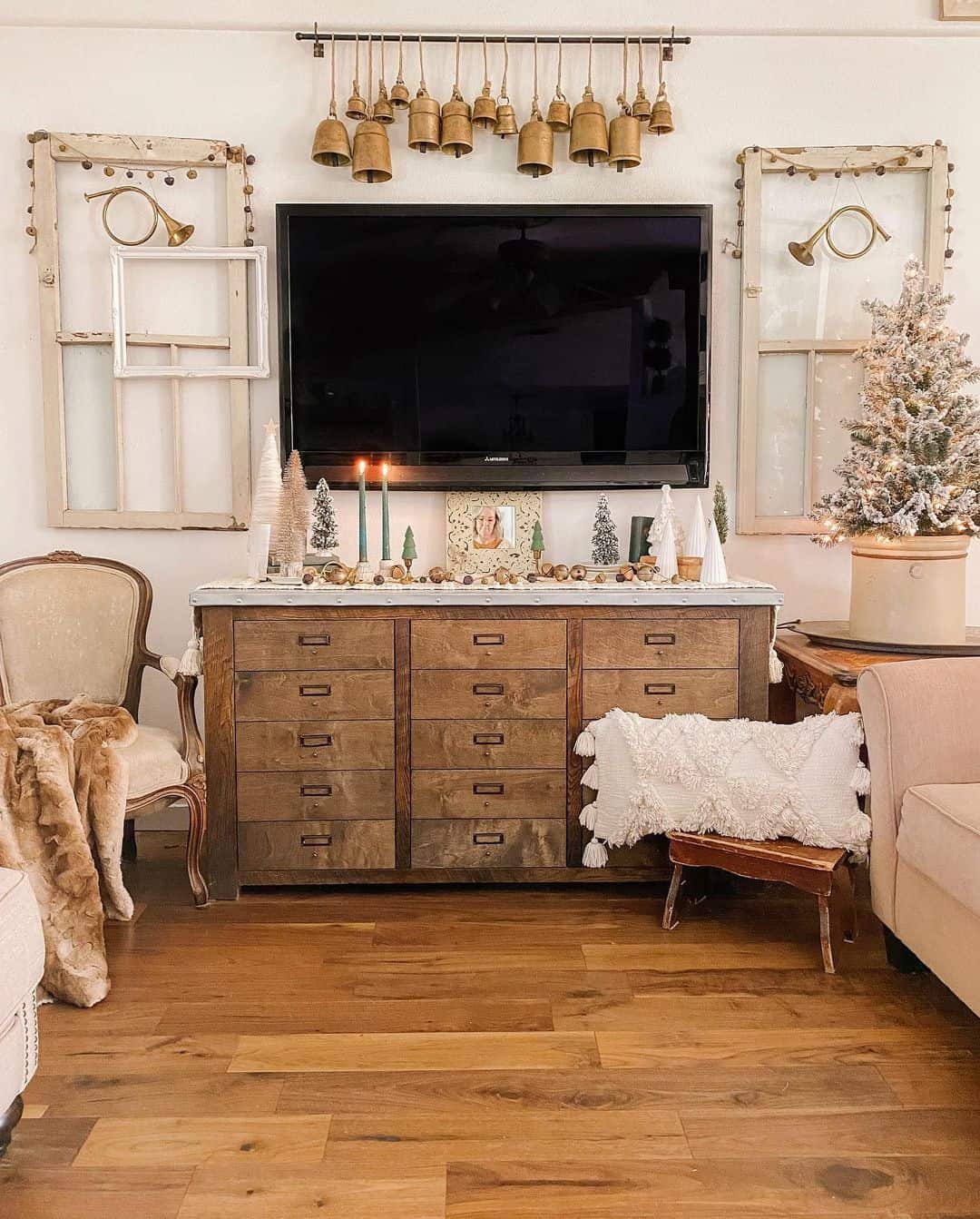 Cottage-styled Living Room Décor - Soul & Lane