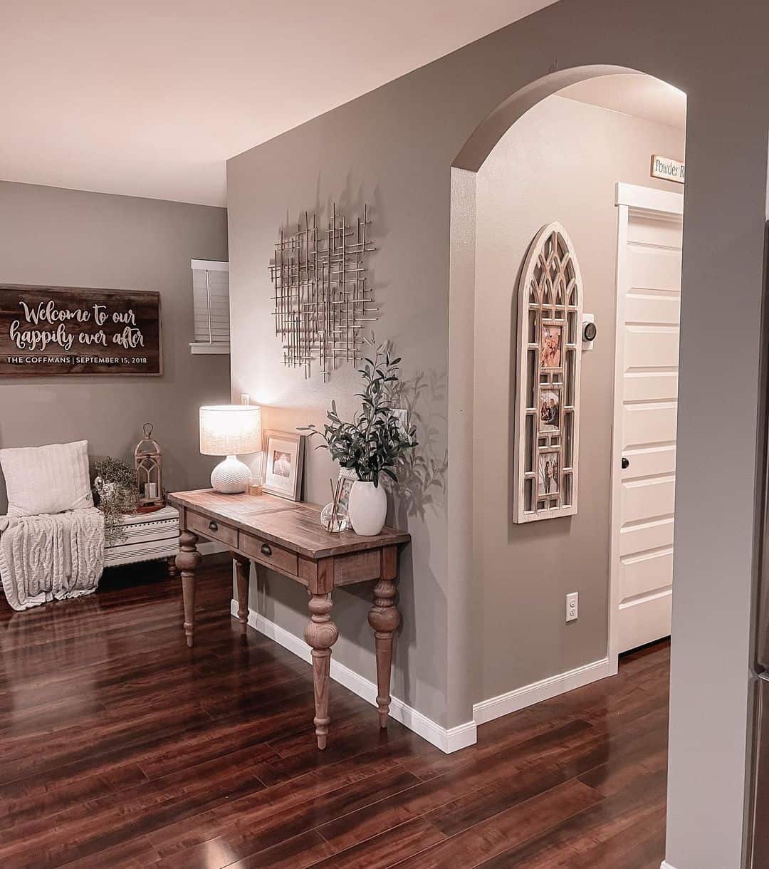 30 Creative Living Room Wall Décor Ideas