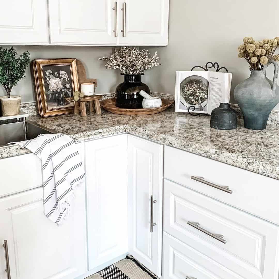 28 Kitchen Countertop Décor Ideas You’ll Love Looking At