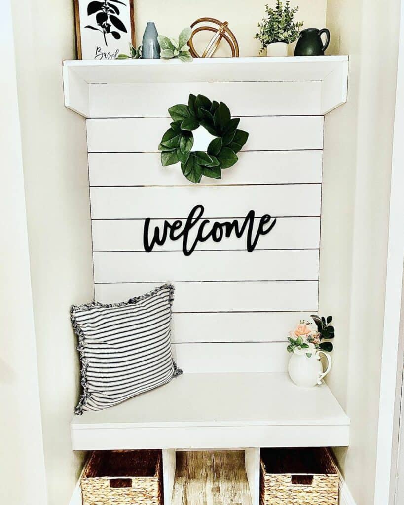 28 Mudroom Built-In Ideas for an Organized Entry