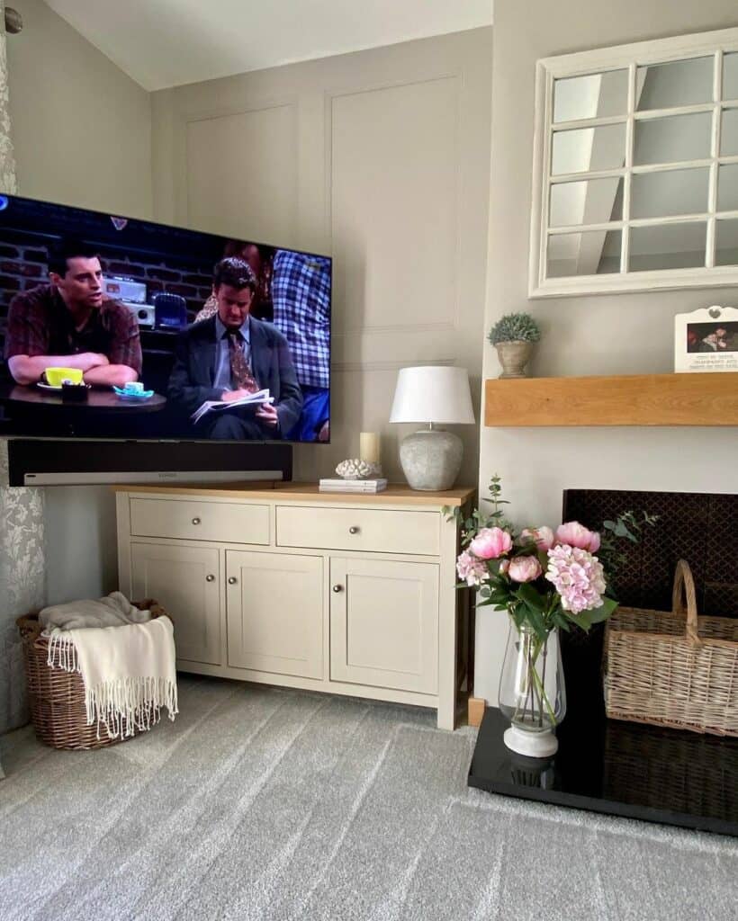 Light Gray Walls With Decorative Panels - Soul & Lane