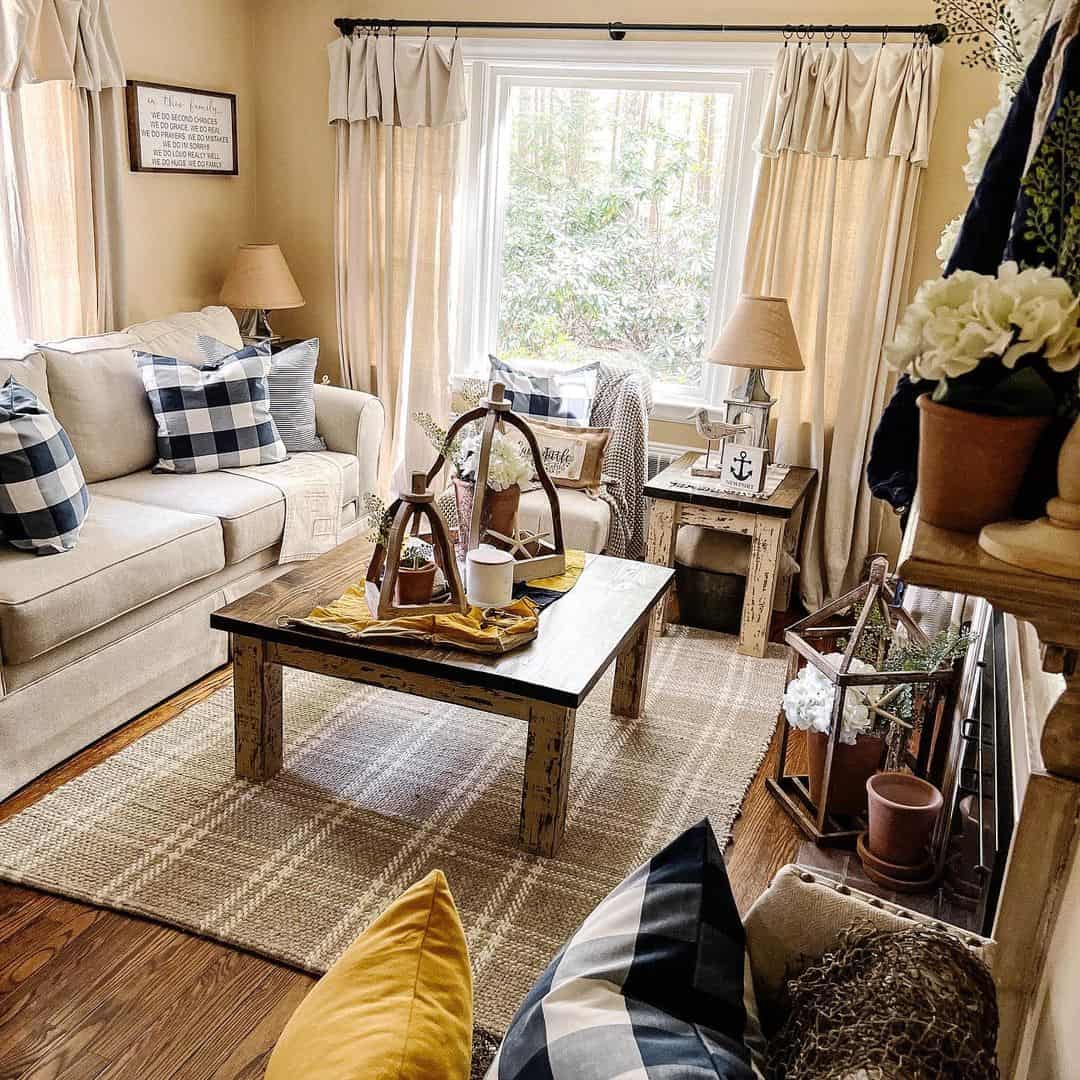 29 Summer Living Room Décor Ideas to Help Savor the Season