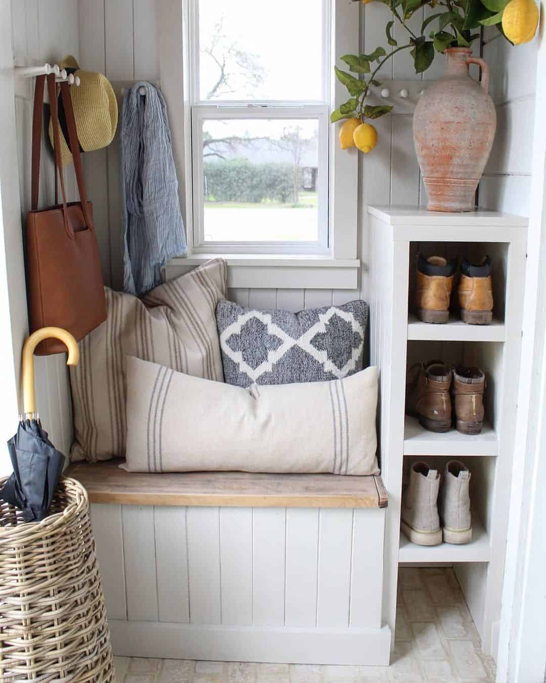 Maximizing Minimalism With Mudroom Organization Ideas - Soul & Lane