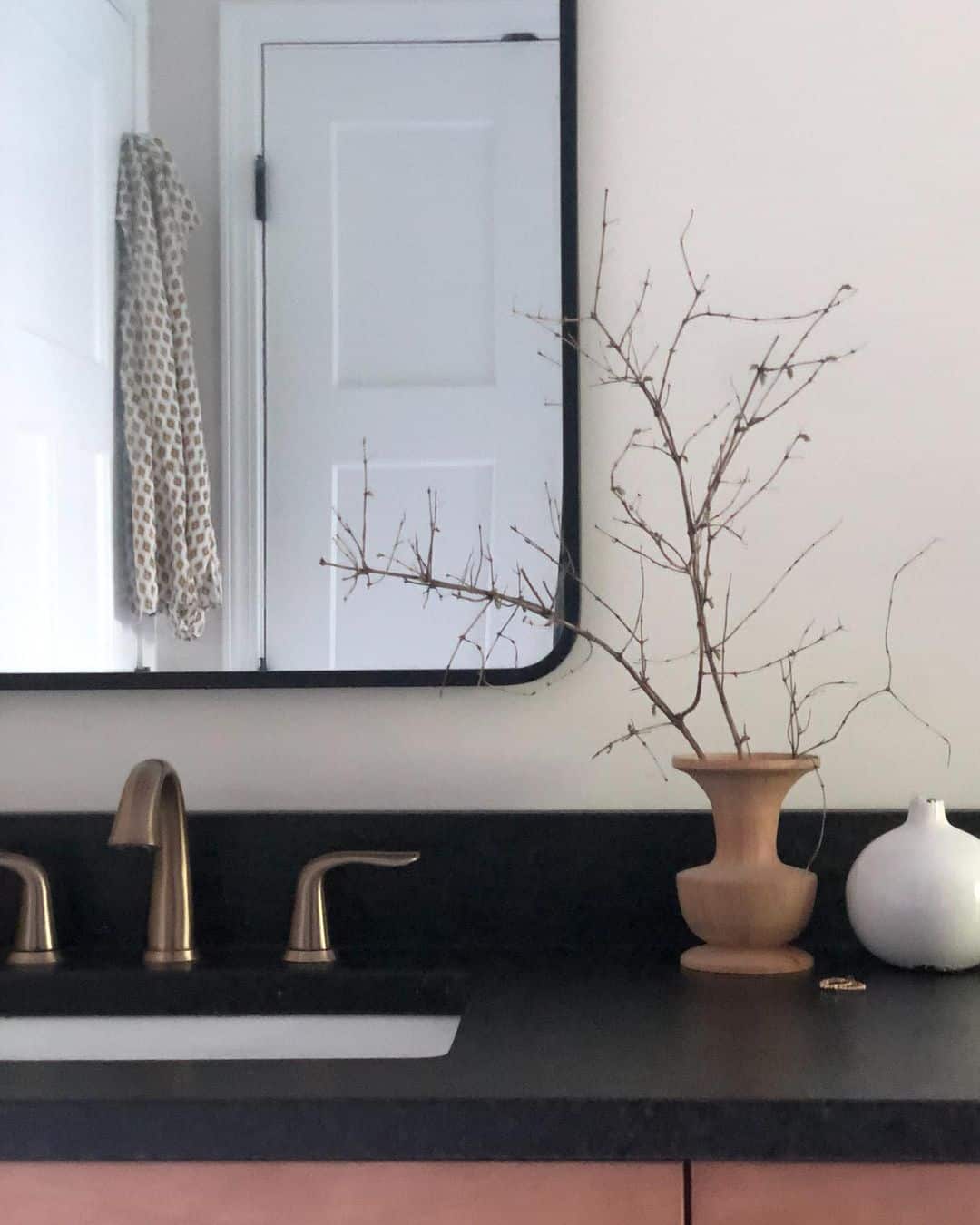 28 Refreshing Bathroom Countertop Ideas
