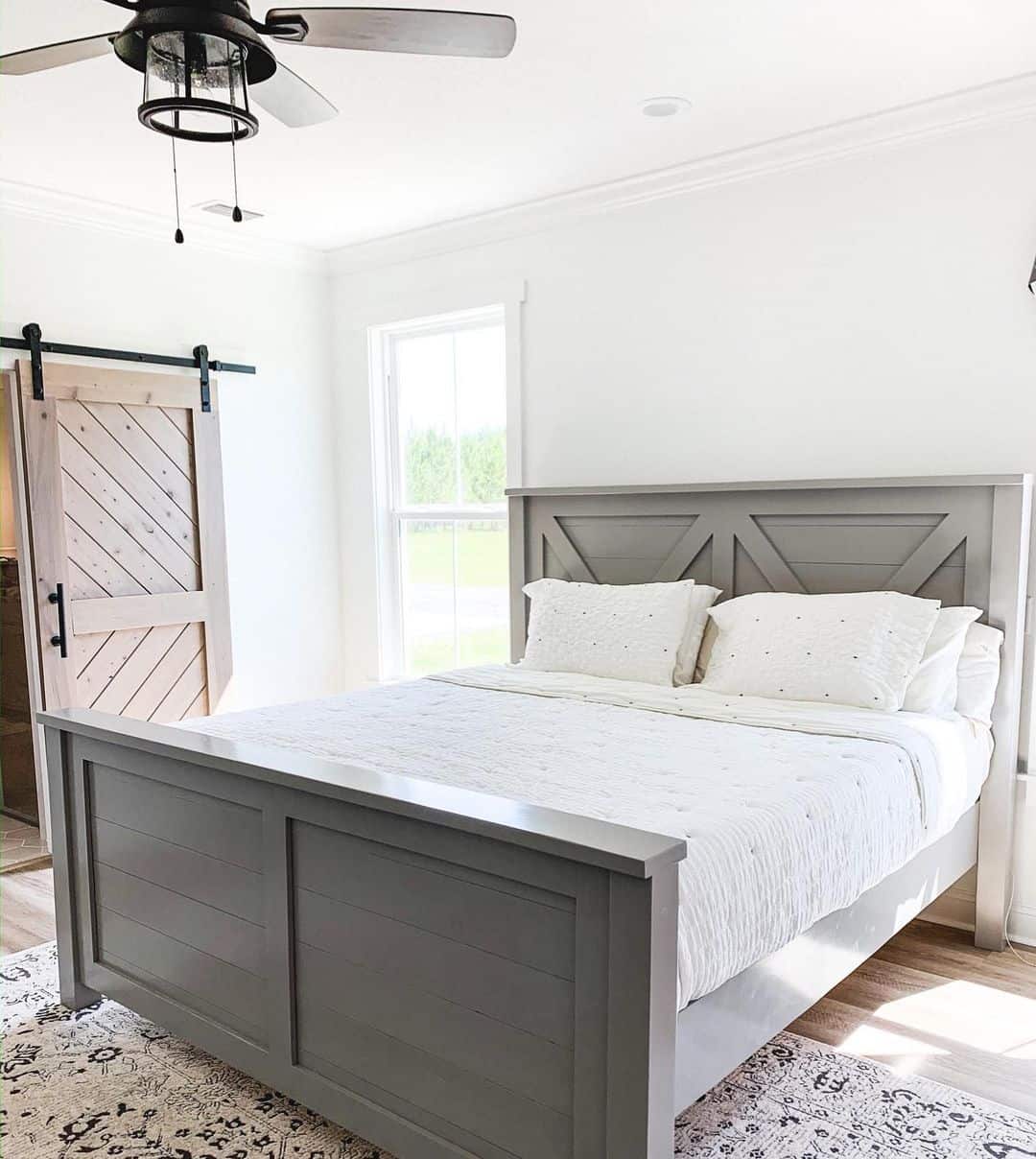 30 Creative Farmhouse Master Bedroom Décor Ideas