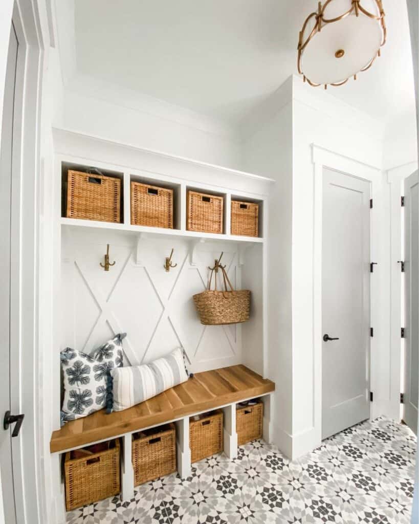 28 Mudroom Built-In Ideas for an Organized Entry