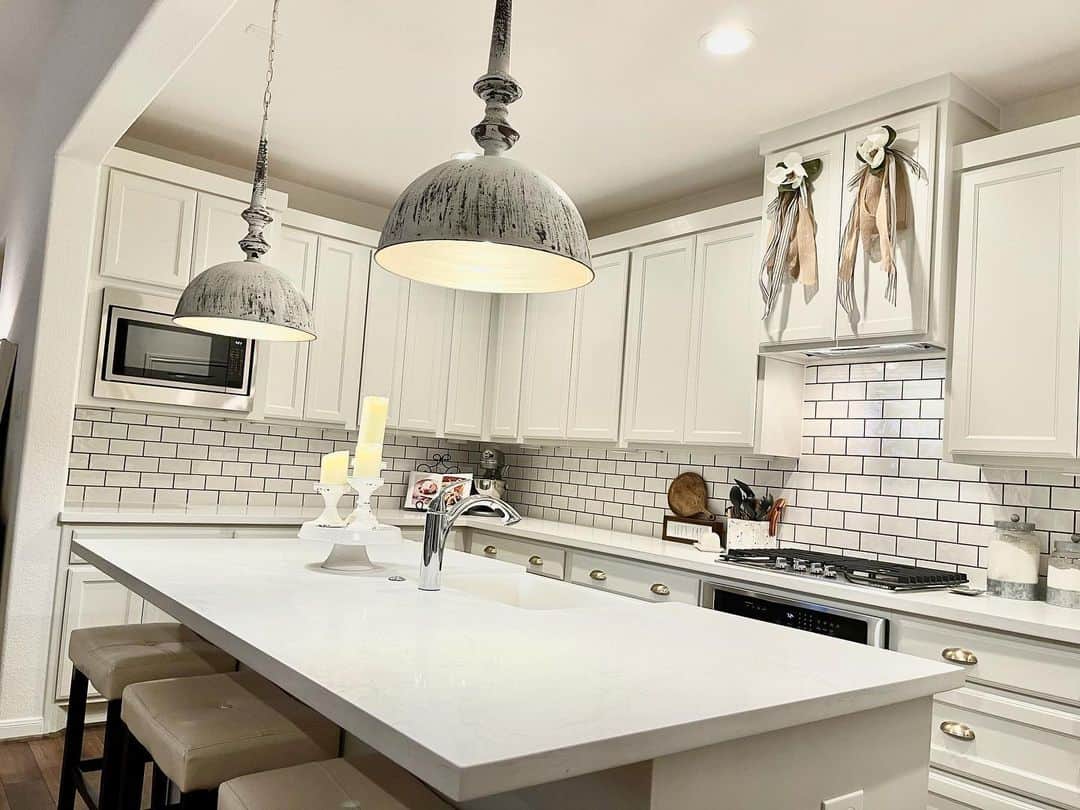 Neutral Kitchen With White Backsplash - Soul & Lane