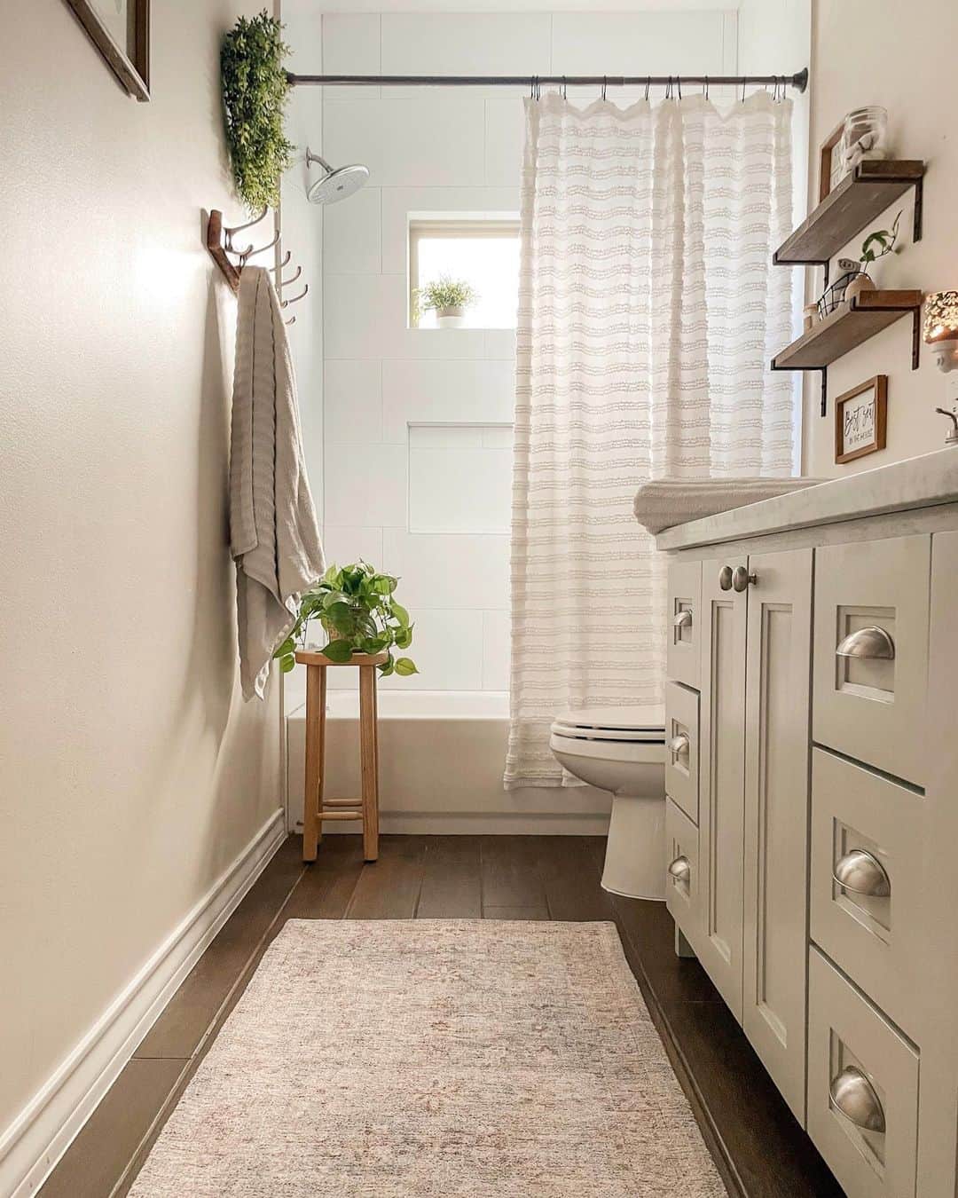 30 Bathroom Rug Ideas to Create a Spa Sanctuary