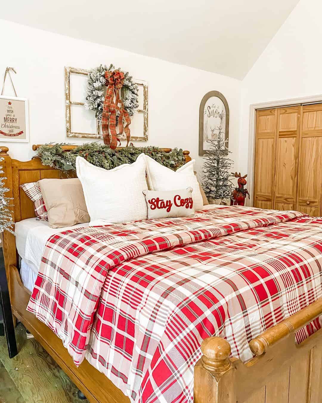 30 Bright and Bold Red Bedroom Ideas