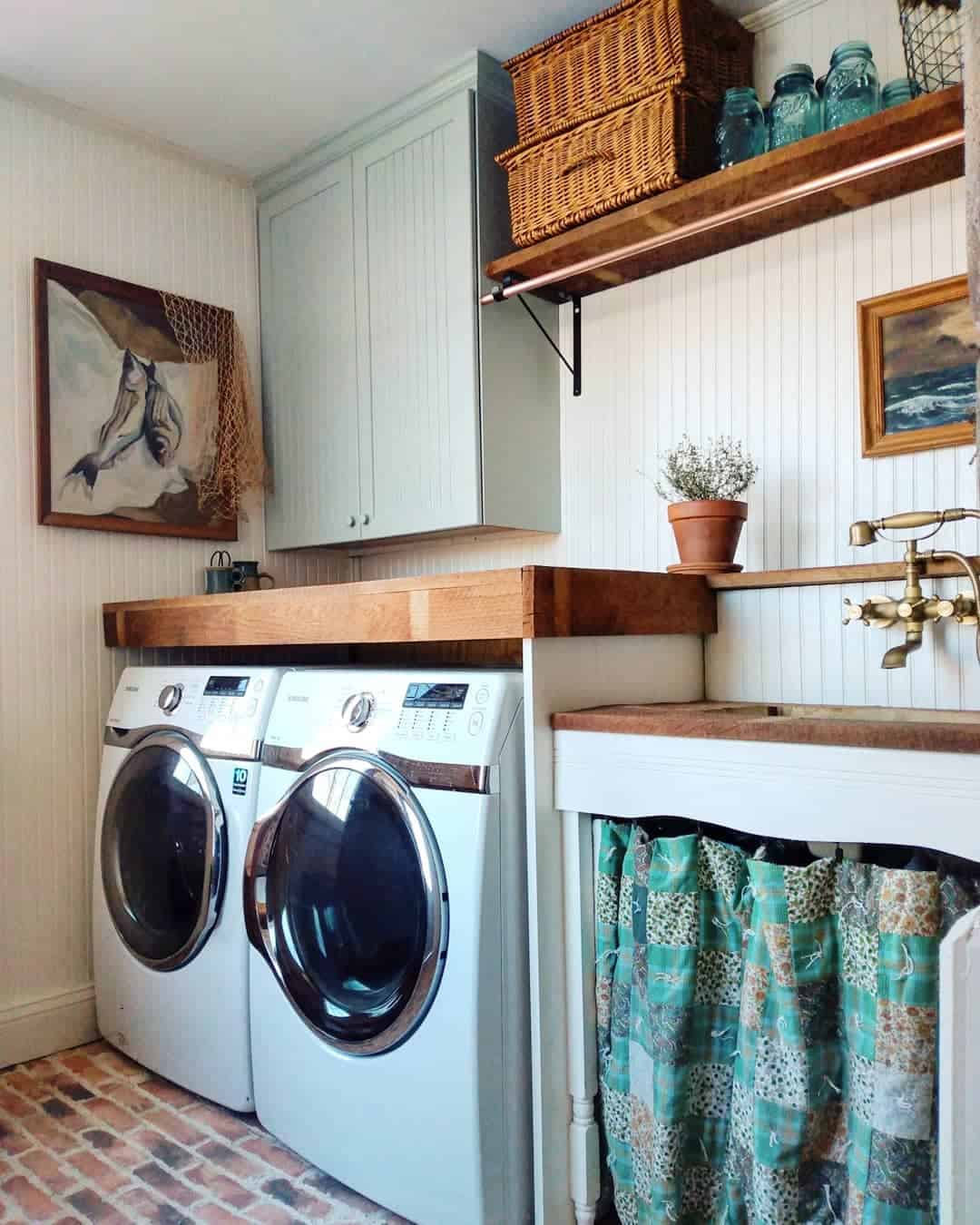 Vintage Farmhouse Décor and Utility Sink - Soul & Lane