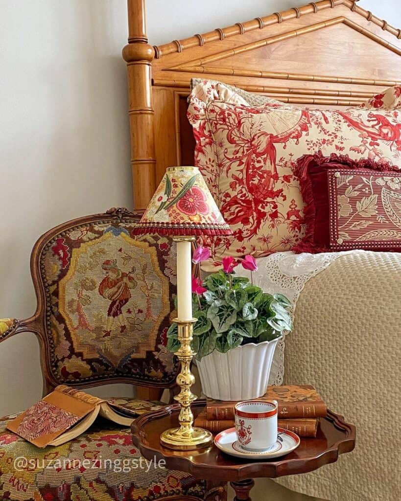 30 Bright and Bold Red Bedroom Ideas