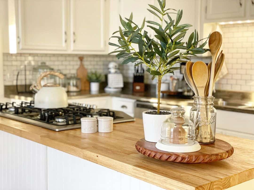 28 Kitchen Countertop Décor Ideas You’ll Love Looking At