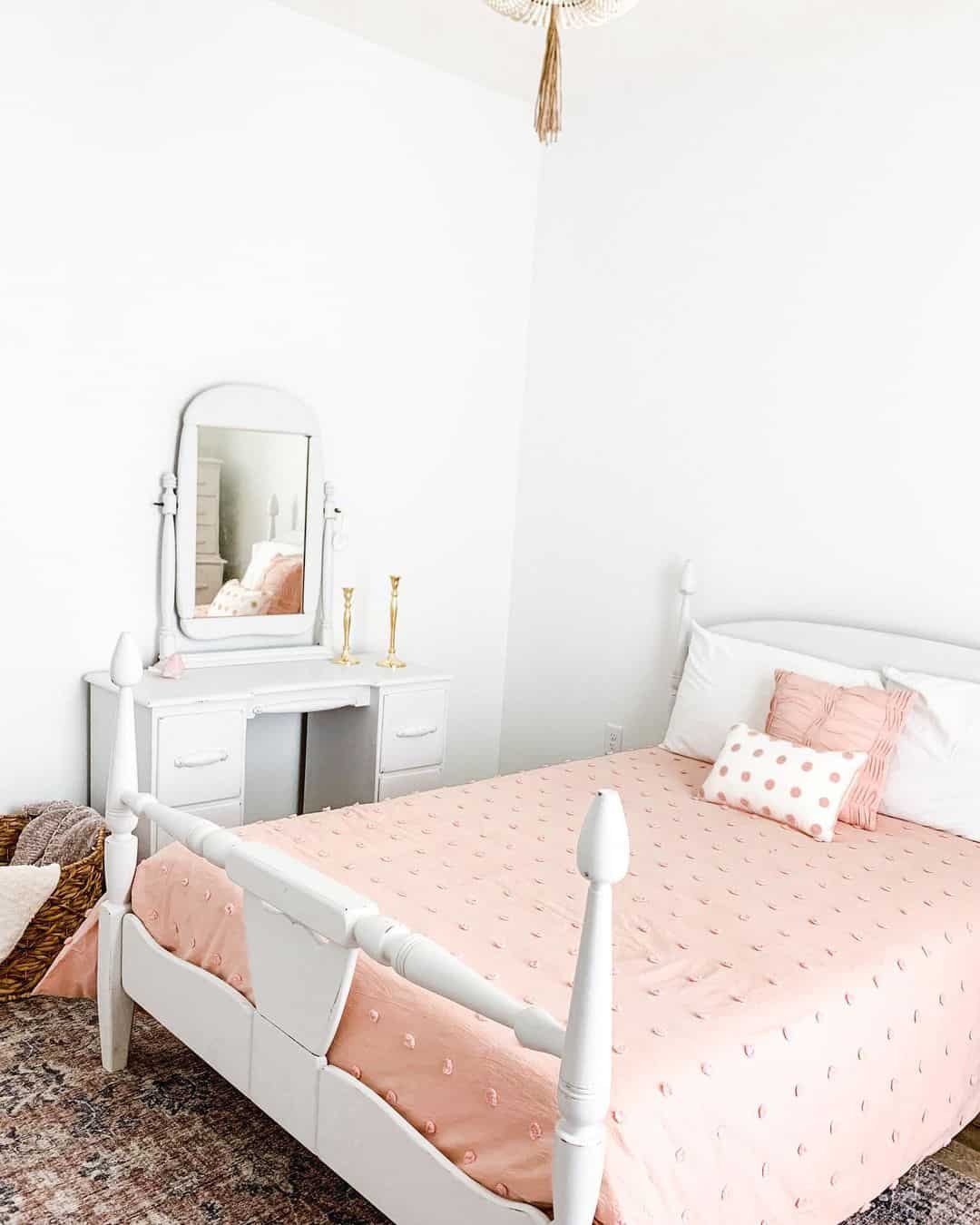 Bedroom Vanity With Matching Mirror - Soul & Lane