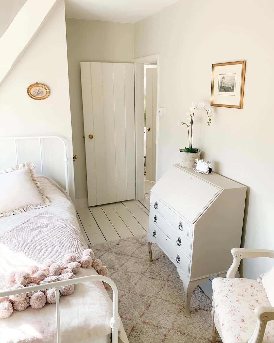 29 Beige Bedroom Ideas That Celebrate the Color