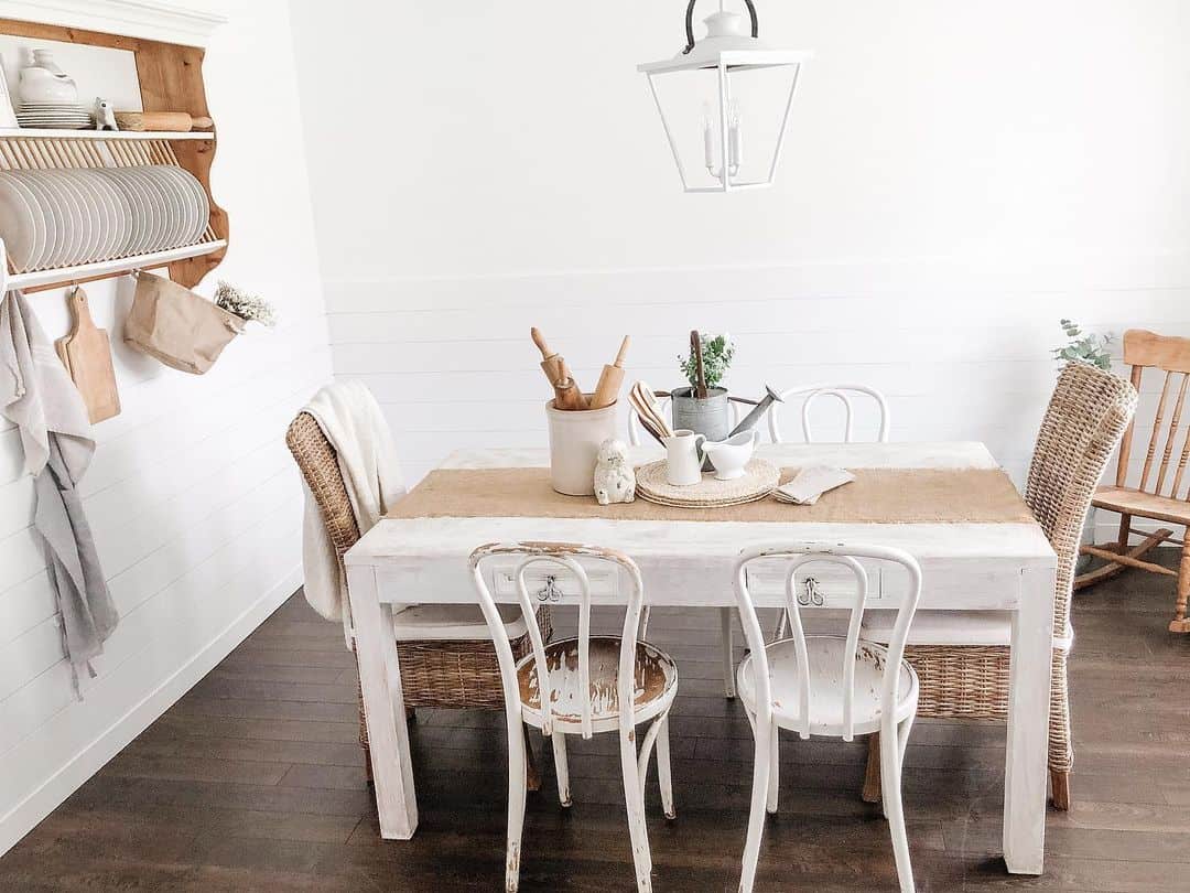 28 White Farmhouse Table Ideas That Will Amaze You