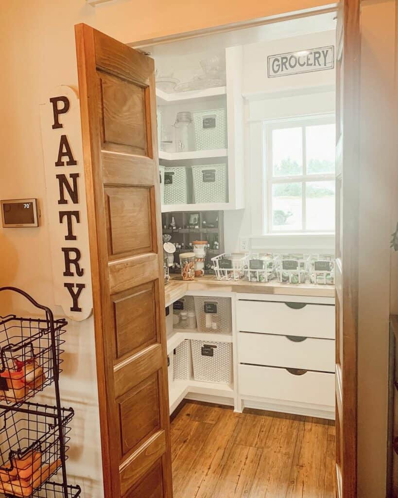 26 Walk-in Pantry Organization Ideas for a Tidy Space