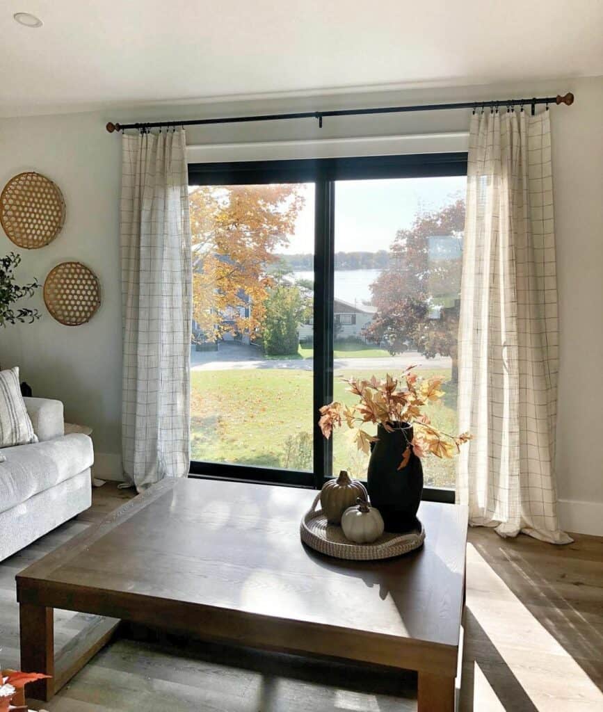 28 Inspiring Curtain Ideas for Living Rooms