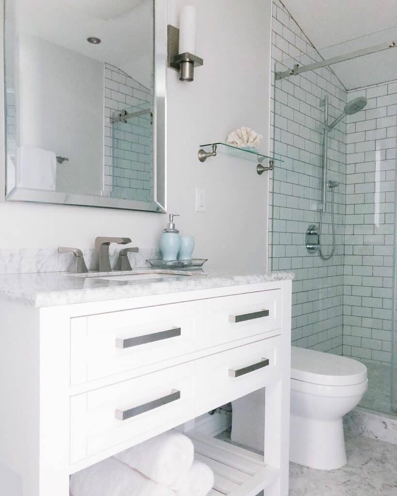 29 Beautiful Small Bathroom Walk-in Shower Ideas and Designs