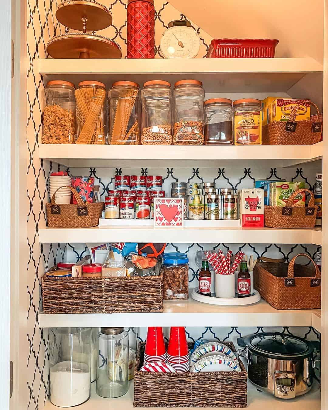 28 Small Pantry Organization Ideas To Make The Most Of Your Space
