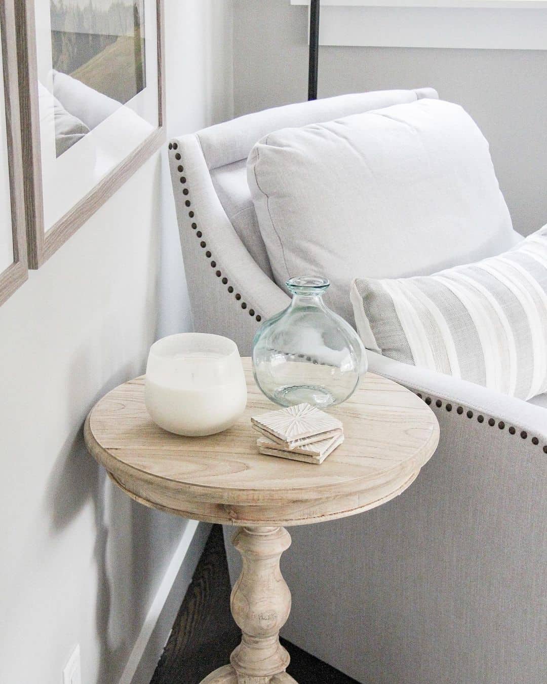 29 Farmhouse End Table Ideas to Decorate Your Seating Area