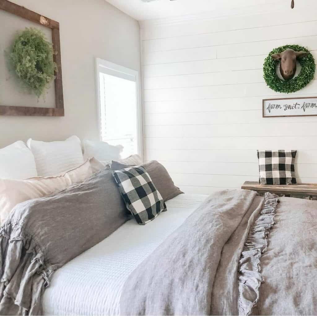 27 Inspiring Cottage Bedrooms for a Tranquil Home