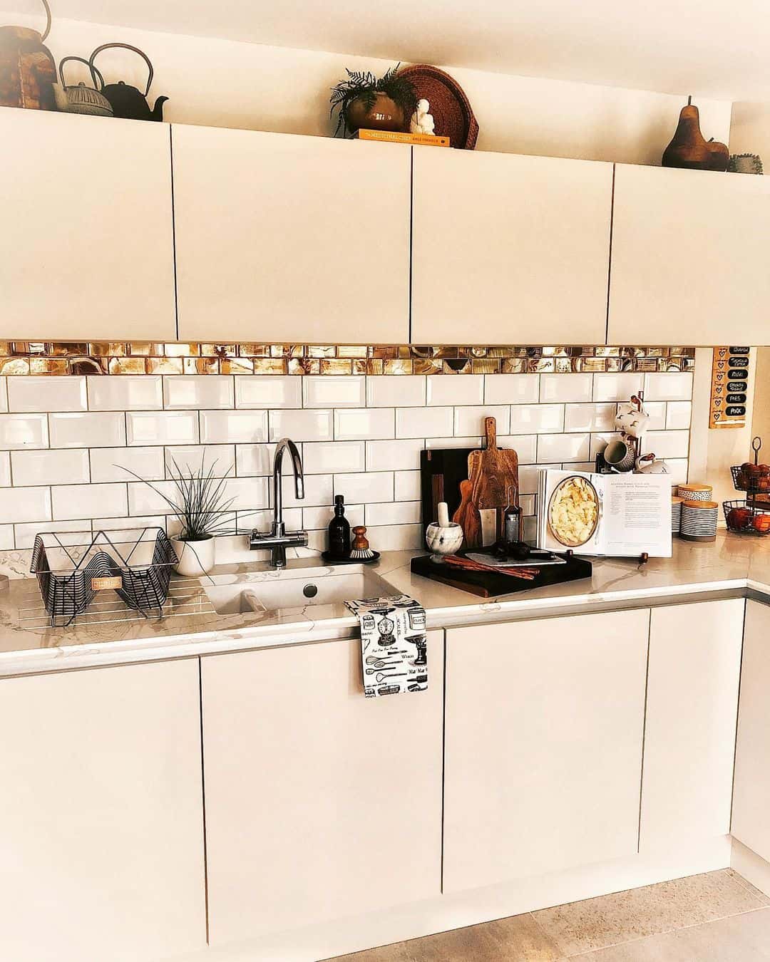 29 Easy Kitchen Counter Décor for a Cozy Kitchen
