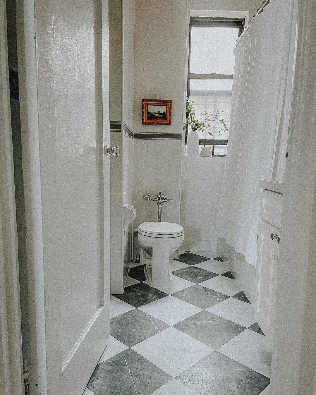 Vintage Checkered Bathroom Floor Tile Ideas - Soul & Lane