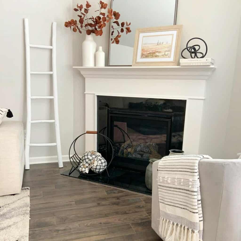 Décor Ideas for Living Room With Ladder and Vases - Soul & Lane