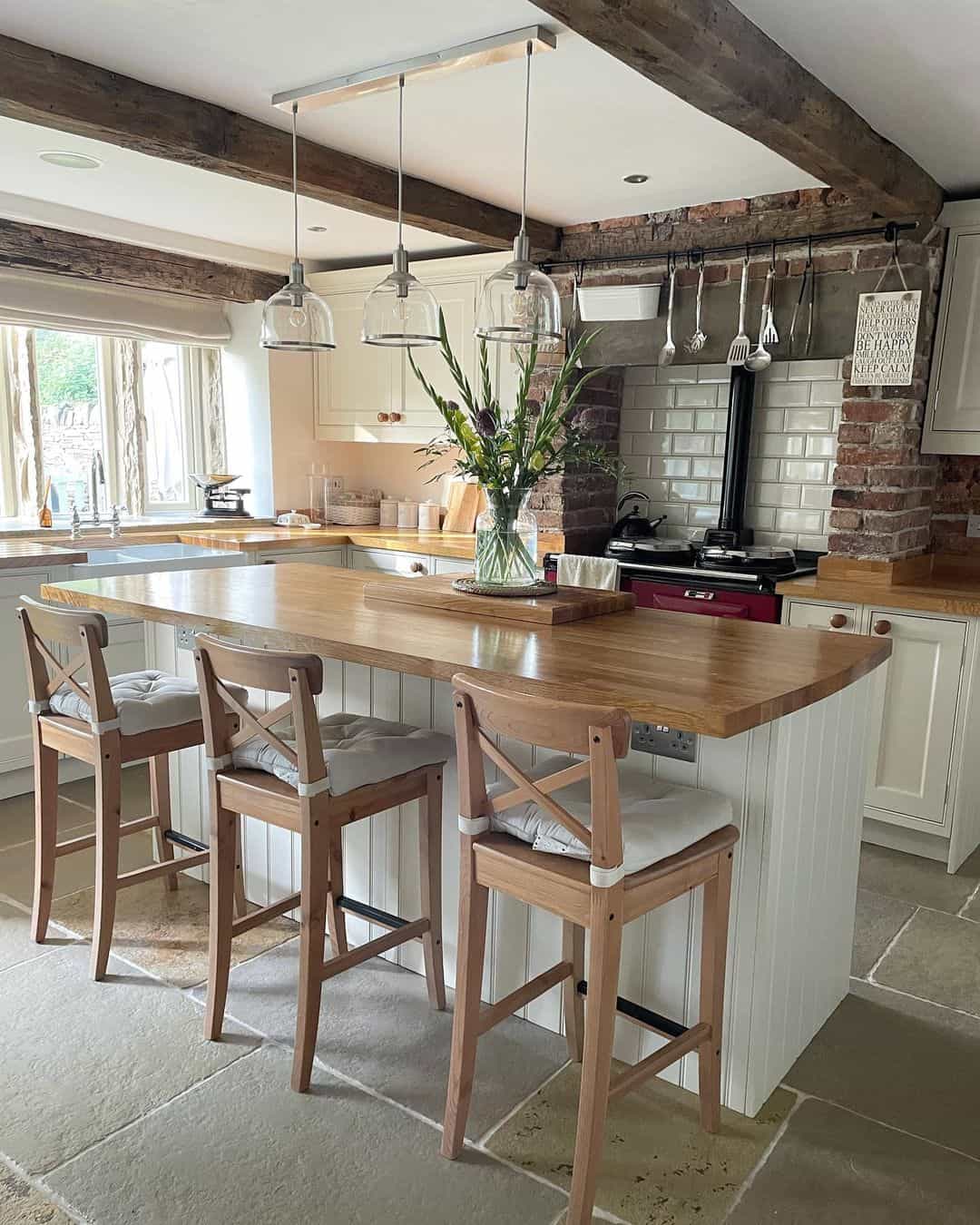 27 Homey and Welcoming Country Kitchen Ideas