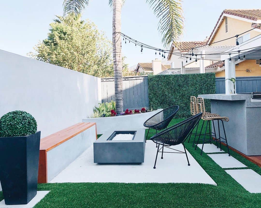26 Outdoor Sitting Areas To Inspire Your Outdoor Oasis
